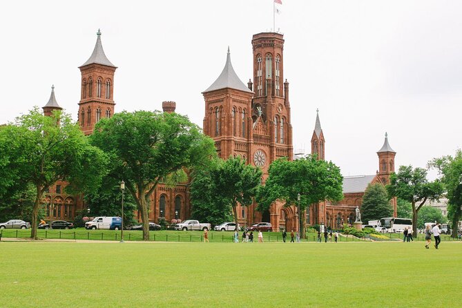 Smithsonian Museums Walking Tour With Reserved Air & Space Entry - Key Points