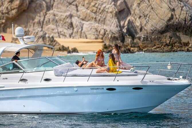 Snorkel or Sunset in La Paz aboard a 42 feet Yacht - FAQ