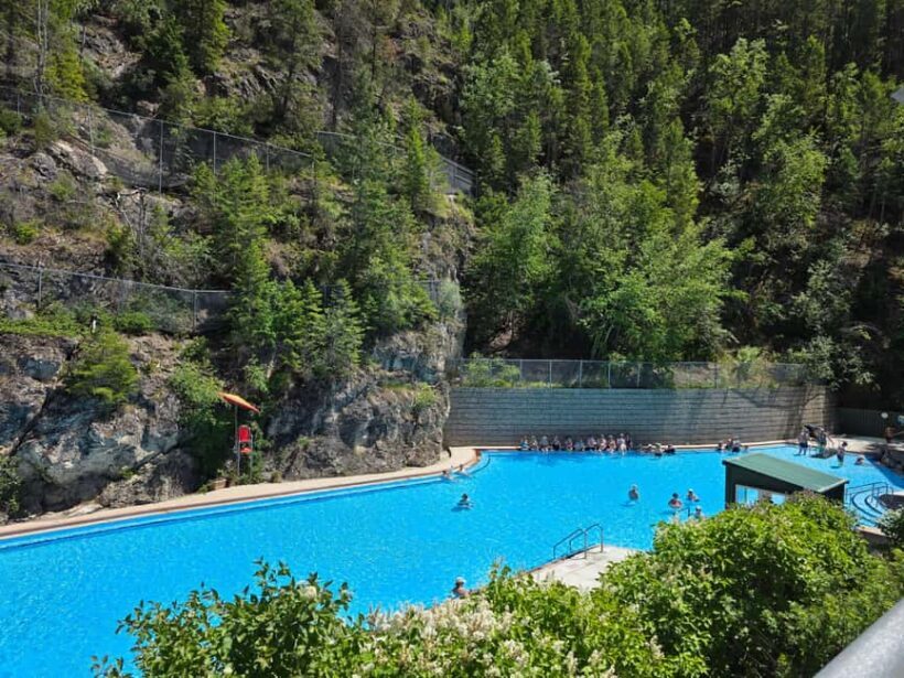 Soak & Explore: Radium Hot Springs and Kootenay Park Tour - Transportation and Guide Experience