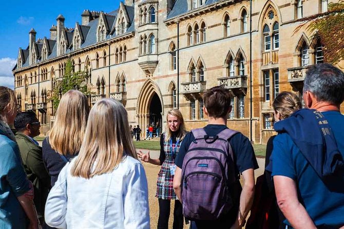Social Distancing Specialised Oxford University Walking Tour With Student Guides - Meeting Information