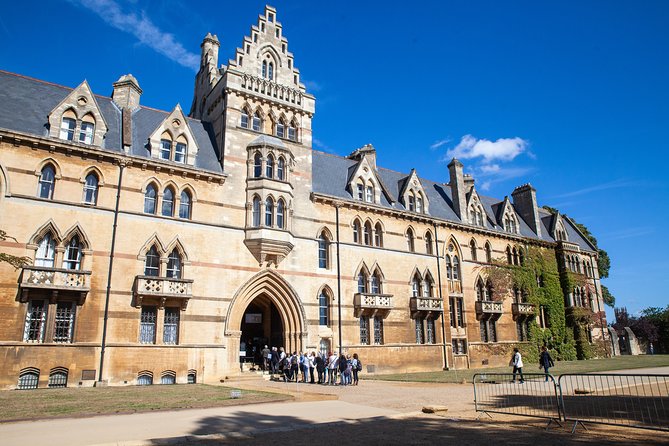 Social Distancing Specialised Oxford University Walking Tour With Student Guides - Pricing and Booking Details