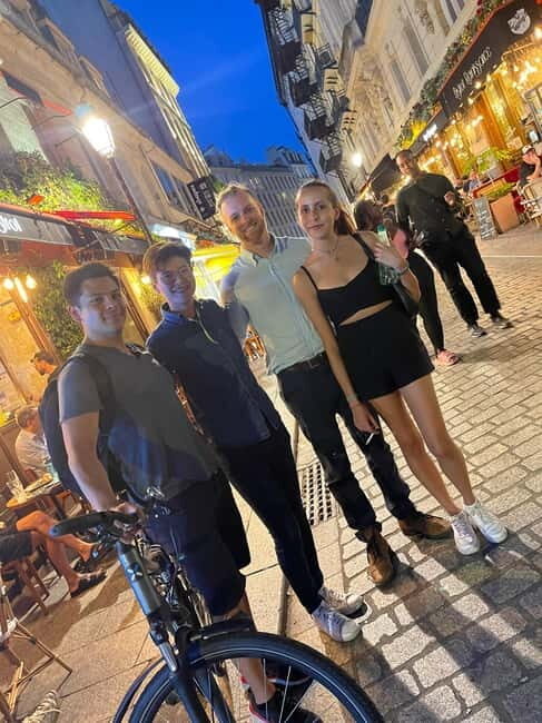 Solo travelers Meetup:A cultural stroll,Drinks & socializing - The Sum Up: Is This Tour Right for You?