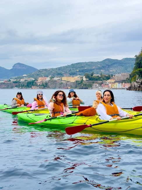 Sorrento: Guided Kayak Tour + Free 1h Paddleboarding - The Value of the Experience