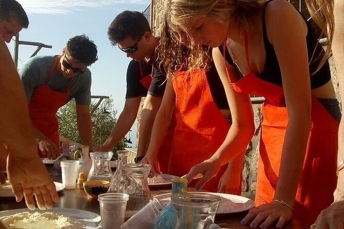 Sorrento Pizza Class With Wine, Limoncello and Transfer Included - The Beautiful Farmhouse Setting