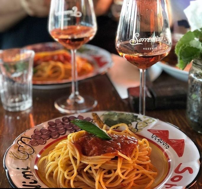 Sorrento: Pompeii Tour with guide, ticket & lunch included - Key Points