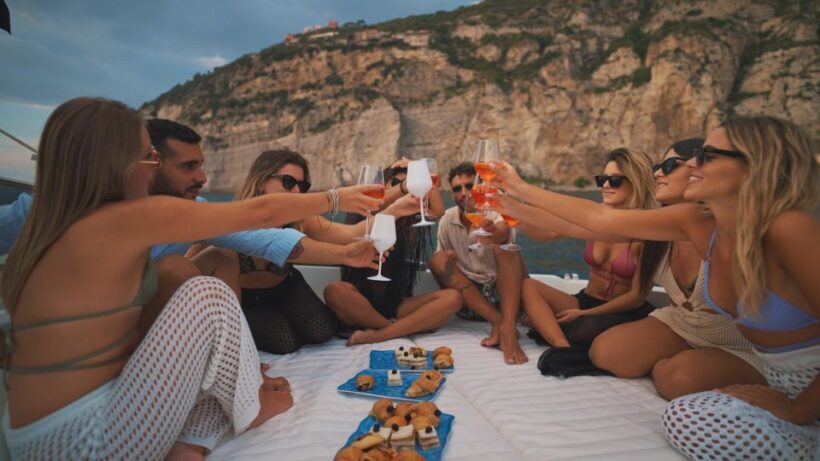 Sorrento Sunset Private Boat Tour - Free Bar and Apetizer - Key Points