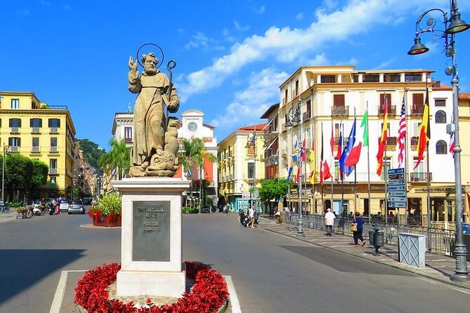 Sorrento Walking Tour With Limoncello Tasting - Tasting Local Delicacies