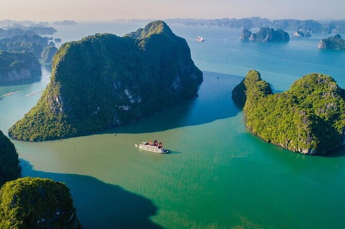 South Pacific Cruise Halong Bay 2-day from Hanoi - An Informative Look at the South Pacific Cruise Halong Bay 2-day from Hanoi