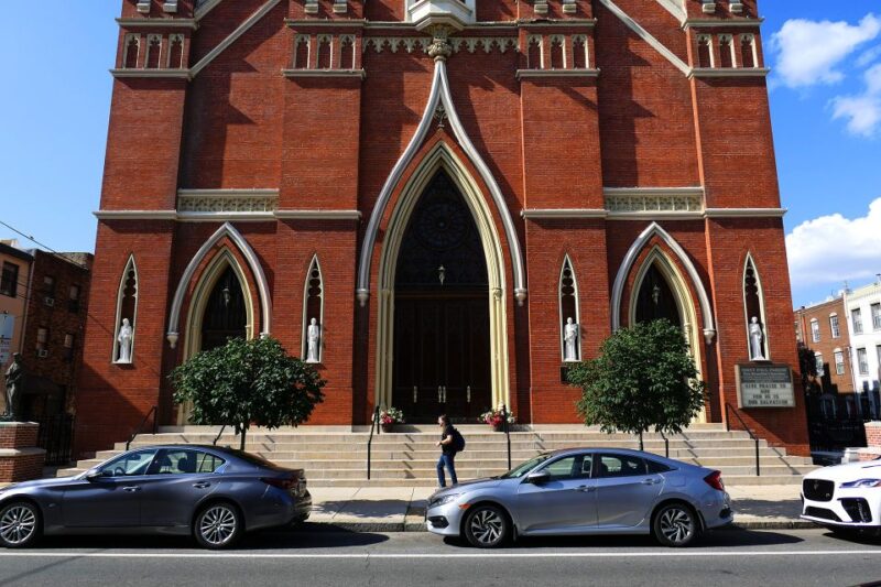 South Philadelphia: Its Always Sunny Walking Tour - Authenticity and Entertainment