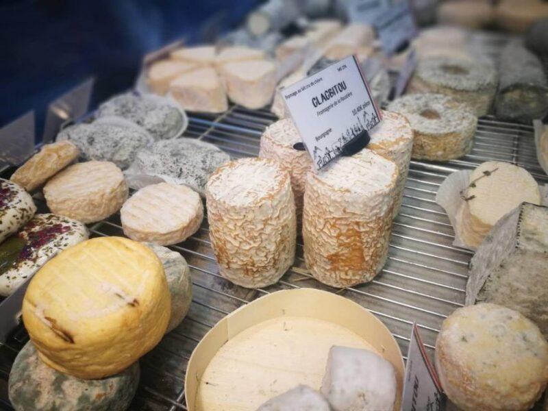 South Pigalle Paris: The Cool Apéro Food Tour - The Atmosphere and Group Dynamics