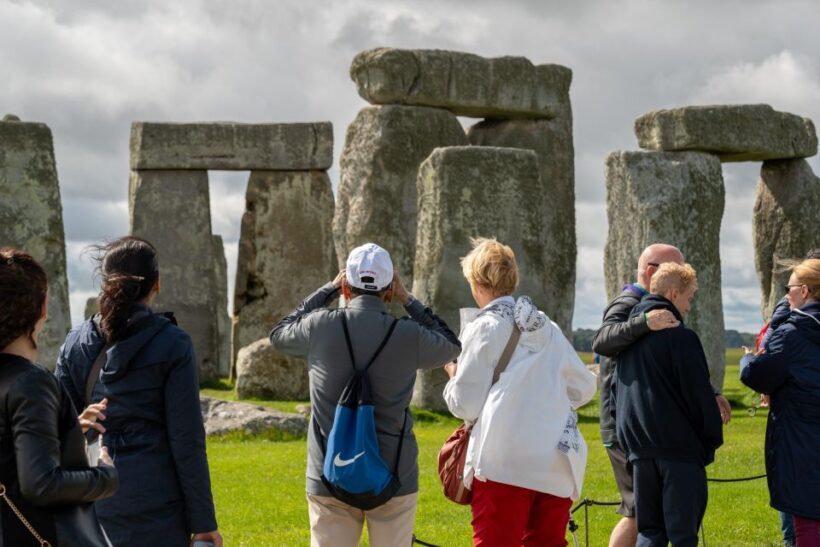 Southampton: Cruise Transfer to London via Stonehenge - An Overview of the Experience