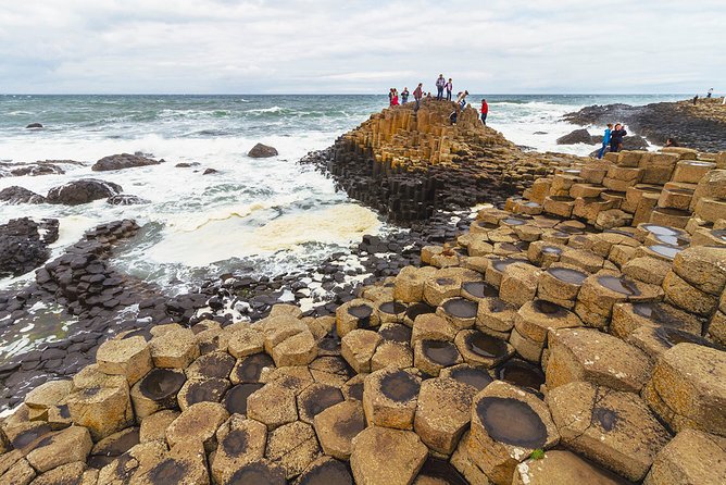 Spanish Belfast And Giants Causeway Tour - Accessibility Features