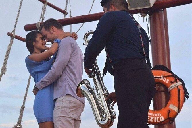 Spanish Galleon in Cancún - Romantic Lobster Dinner Cruise & Live Saxophone - Who Will Love This Tour?