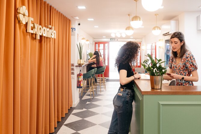 Spanish Group Course in Madrid, Spain: 30 Lessons - Who Is This Course Best For?