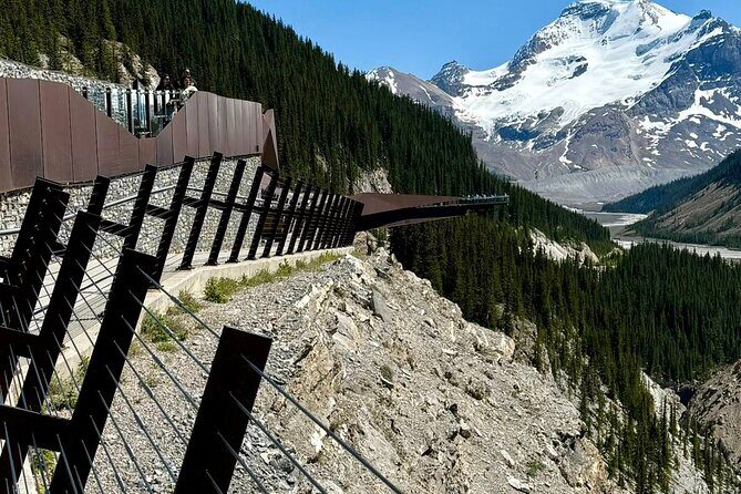 Spanish Private Tour to Columbia Icefields from Calgary - Exploring the Columbia Icefields Private Tour
