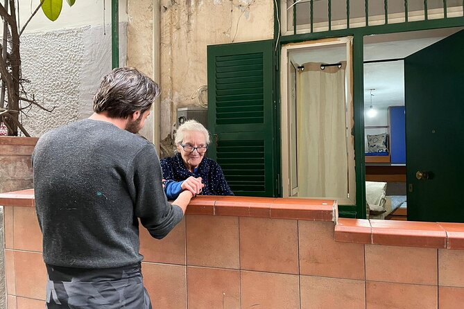 Spanish Quarters, to Discover Folklore, Artisans and Local Life - Taking in the Local Life of the Spanish Quarters