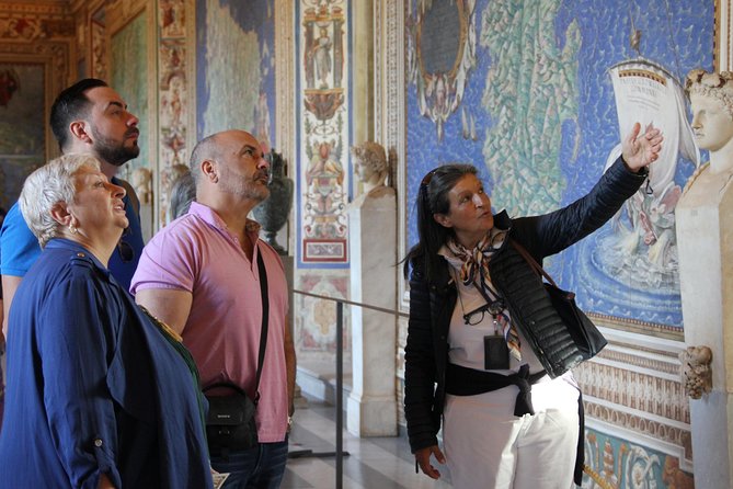 Spanish Small Group Tour of the Vatican Museums, Sistine Chapel & St. Peter's - Important Tour Policies and Restrictions