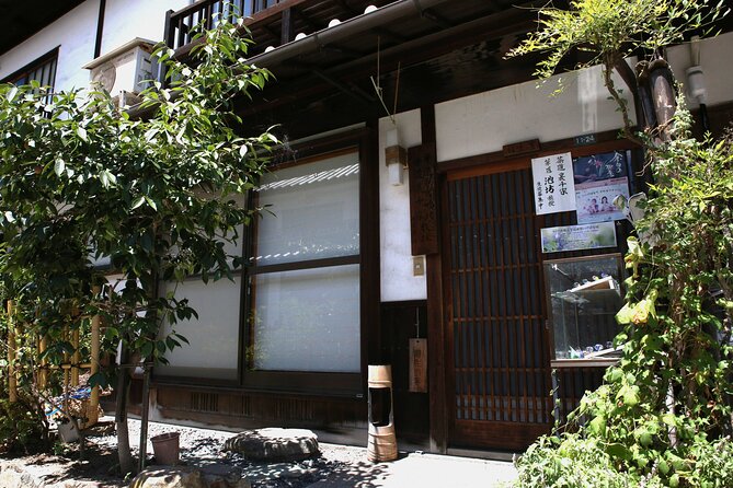 Special Ikebana Experience Guided by an Ikebana Master, Mrs. Inao - Cultural Significance of Ikebana