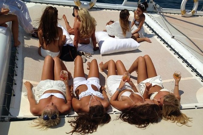 Special Tour for Groups Sailing Along the Costa Brava in a Big Catamaran. Food and Drinks Included. - Dining Options