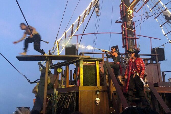 Spectacular Pirate Show, Lobster Dinner & Open Bar in Cancún Bay - The Open Bar and Nightlife Vibe