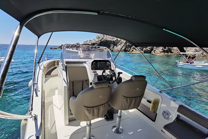 Speedboat Atlantic Marine 750 Review - Personalized and Memorable Experiences