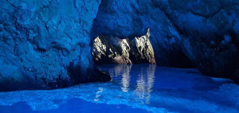 Speedboat tour to 3 islands with Blue cave and Blue Lagoon - Key Points