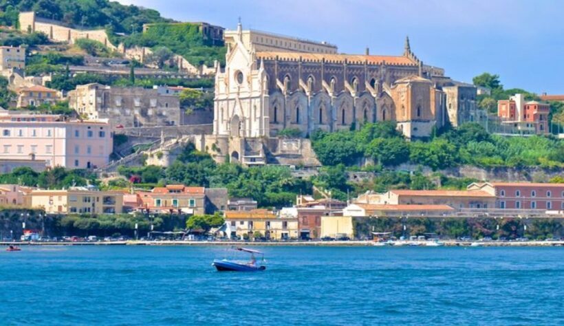 Sperlonga: Private Boat Tour to Gaeta with Pizza and Drinks - An In-Depth Look at the Experience