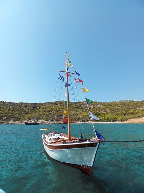 Spetses Island Boat Exploration  e-kaiki - What We Like About This Tour