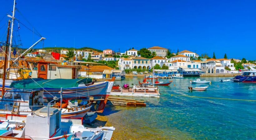 Spetses Island Day Private Trip From Athens - Key Points