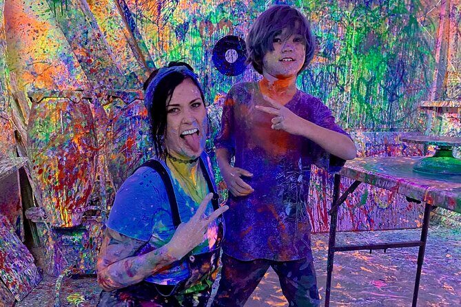 Splatter Art Paint Studio Experience in Hawaii - FAQ