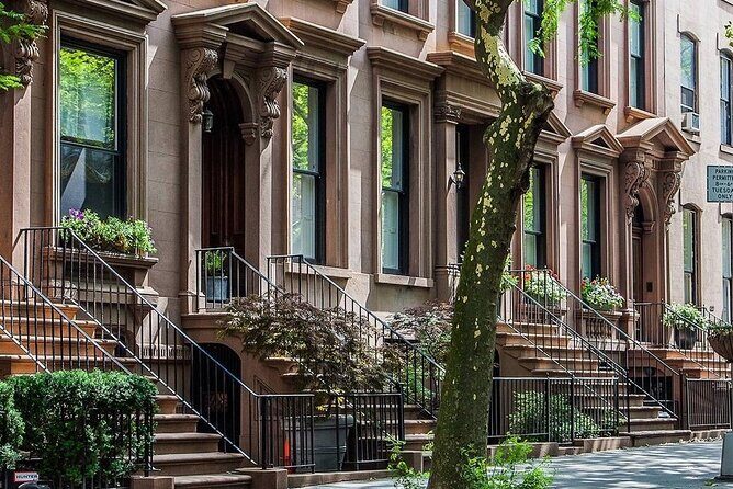 Splendor and Scandal in Brooklyn Heights: A Self Guided Tour - Key Points