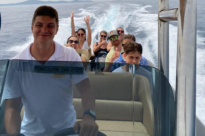 Split: Blue Lagoon, Hvar, Brač - 5 Islands Boat Tour, Small Group - Key Points