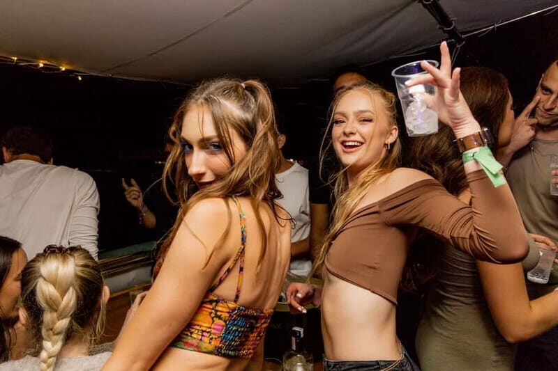 Split: Boat Crawl with Nightclub Access, Shots, & Boat Party - Who Is This Tour Best For?