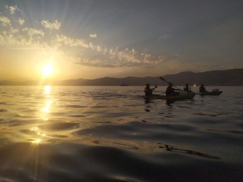 Split: Guided Sunset Sea Kayaking & Snorkeling Tour w/ Wine - Group Size and Atmosphere