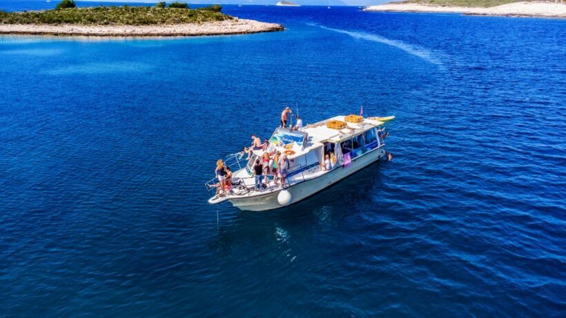 Split: Half-Day Blue Lagoon, Shipwreck, and Trogir Boat Tour - Authentic Experiences from Reviews