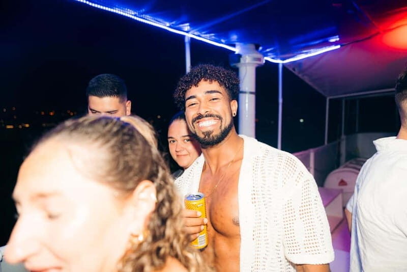 Split: Night Boat Party with Free Shots, Dj and After Party - The Experience in Detail