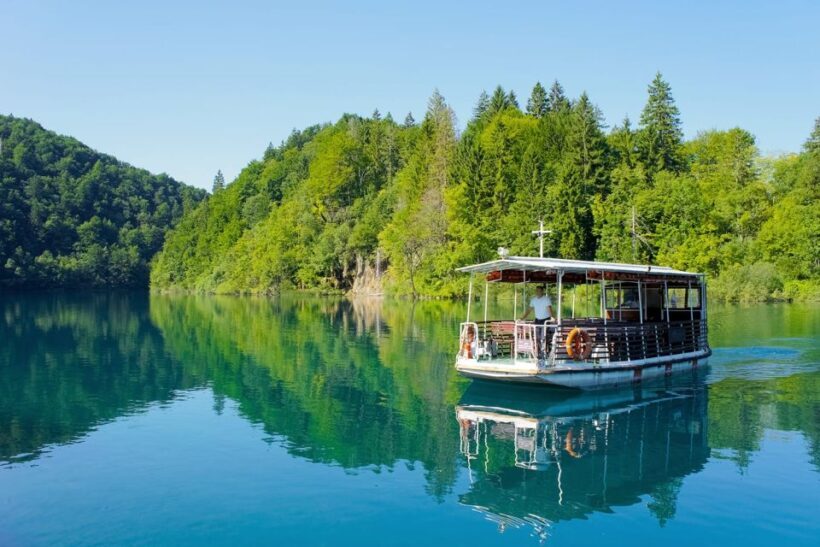 Split: Plitvice Lakes Guided Day Tour with Entry Tickets - The Itinerary Breakdown: What You’ll Actually Do
