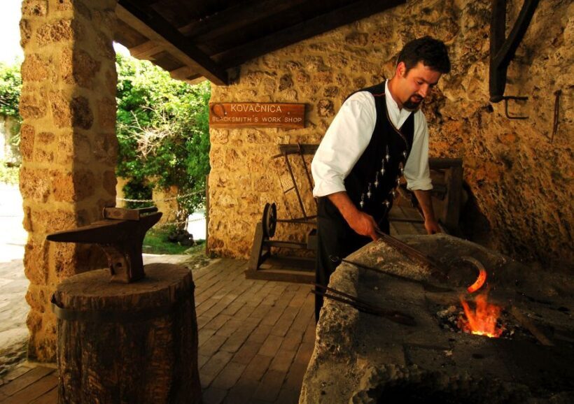 Split: Private Transfer to Krka with Driver & Optional Guide - Who Should Consider This Tour?