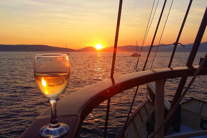 Split Sunset Cruise With Live Music - FAQ