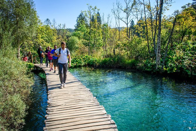 Split to Zagreb Group Transfer With Plitvice Lakes Guided Tour - Guided Exploration of Plitvice Lakes