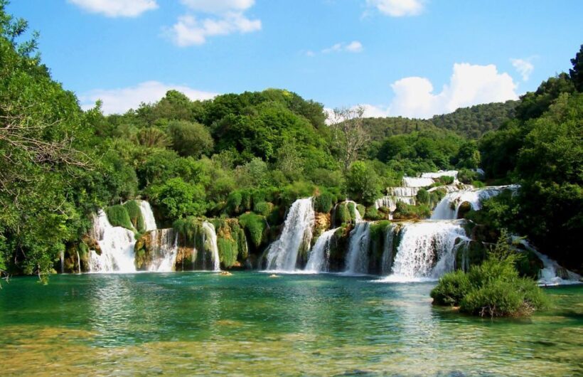 Split/Trogir: Krka National Park Day Trip with Wine Tasting - Key Points