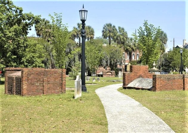 Spooky Savannah Haunted History Tour - Key Points