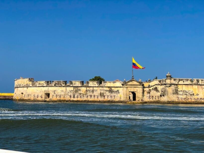 Sport Boat: Rosario Island, private island, Cholon & Baru - Who Will Love This Tour?