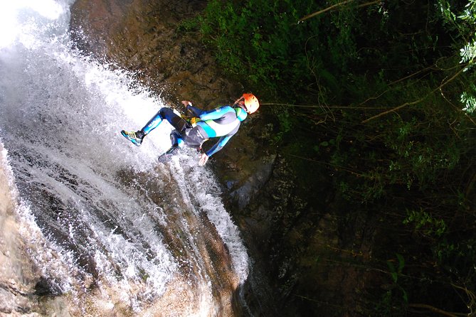 Sports Canyoning of Écouges in Vercors - Grenoble - Guided Tour and Group Experience