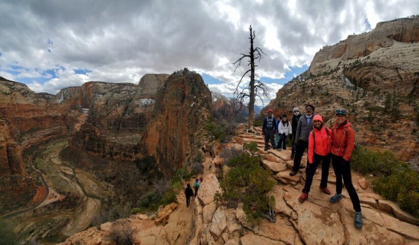Springdale: Angels Landing Summit Guided Hike with Permit - A Closer Look at the Angels Landing Guided Hike
