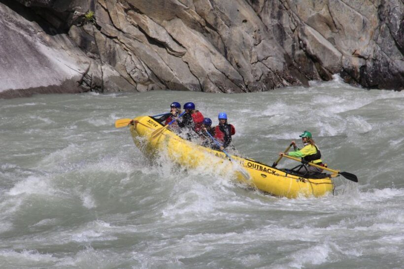 Squamish: Wet and Wild Elaho Exhilarator Rafting Experience - Food and Comfort Post-Rafting
