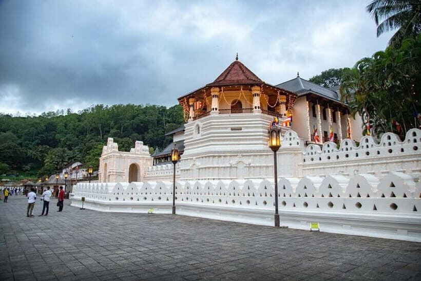 Sri Lanka 4-Day Private Tour: From lion rock- Sacred Temples - Introduction: An Authentic Dive into Sri Lanka’s Sacred Heritage