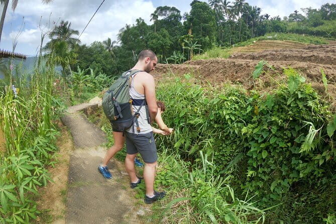 Sri Lanka All Inclusive Day Tour: Hiking & Activities Farmers Village Kandy - FAQ