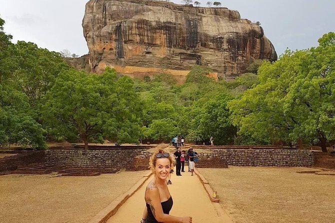 Sri Lanka budget tour package 8 days with driver,vehicle and H/B accommodations. - FAQs