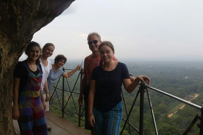 Sri Lanka highlights in 6 days - Day 3: Dambulla Cave Temple and Kandy’s Sacred Sites